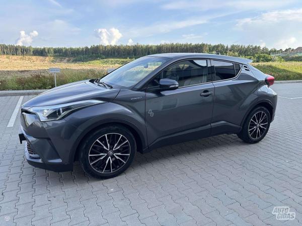 Тойота C-HR 2017 в Вильнюс, объемом двигателя 1.80 л и пробегом 169 тыс. км за 15950 €, фото 3 на AUTOMOTO.COM.LV