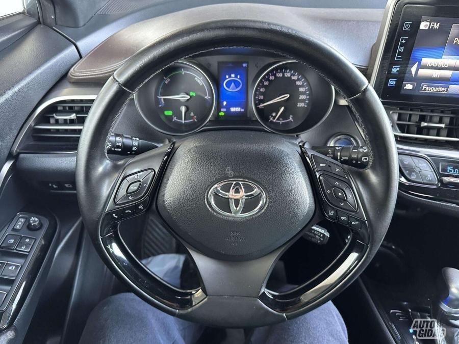 Тойота C-HR 2017 в Вильнюс, объемом двигателя 1.80 л и пробегом 169 тыс. км за 15950 €, фото 29 на AUTOMOTO.COM.LV