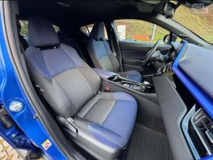 Toyota C-HR 2017 in Kaunas, with an engine capacity of 1.80 L and mileage of 242 thousand km for 14950 €, photo 5 on AUTOMOTO.COM.LV