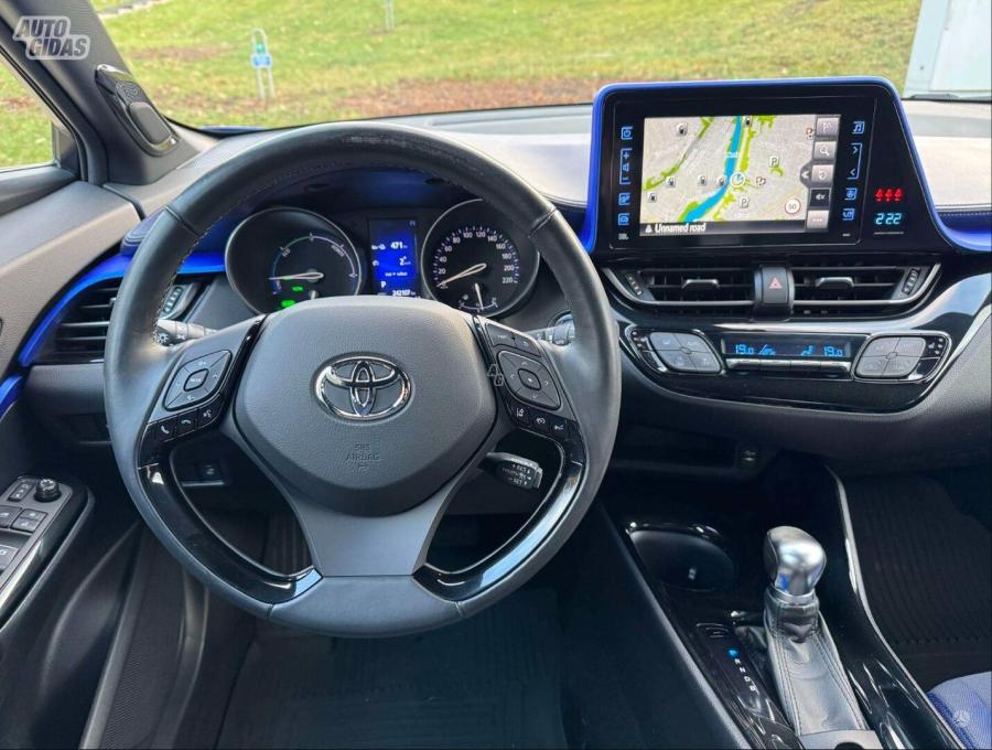 Toyota C-HR 2017 in Kaunas, with an engine capacity of 1.80 L and mileage of 242 thousand km for 14950 €, photo 11 on AUTOMOTO.COM.LV