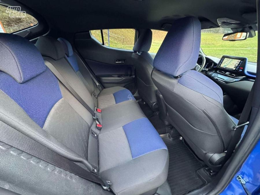 Toyota C-HR 2017 in Kaunas, with an engine capacity of 1.80 L and mileage of 242 thousand km for 14950 €, photo 14 on AUTOMOTO.COM.LV