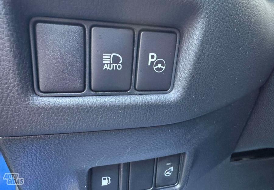 Toyota C-HR 2017 in Kaunas, with an engine capacity of 1.80 L and mileage of 242 thousand km for 14950 €, photo 16 on AUTOMOTO.COM.LV