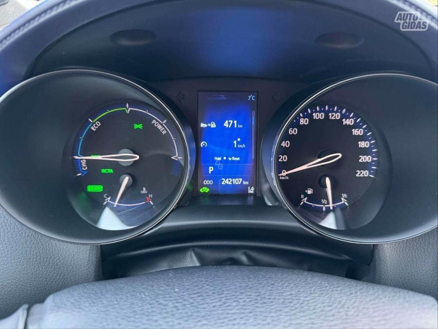 Toyota C-HR 2017 in Kaunas, with an engine capacity of 1.80 L and mileage of 242 thousand km for 14950 €, photo 19 on AUTOMOTO.COM.LV