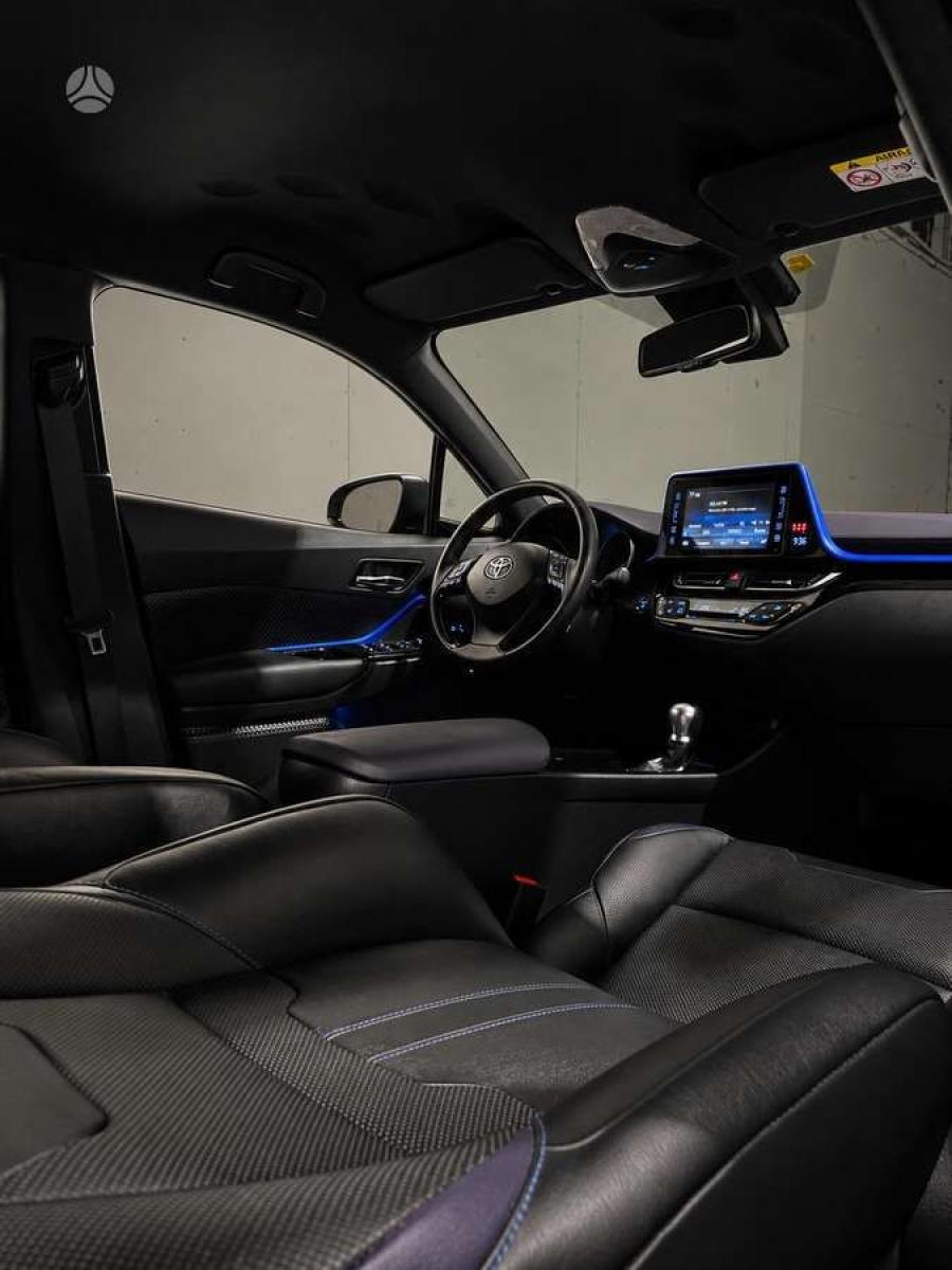 Toyota C-HR 2017 Klaipėda, ar dzinēja tilpumu 0.00 L un nobraukumu 63 tūkst. km par 17999 €, foto 5 vietnē AUTOMOTO.COM.LV
