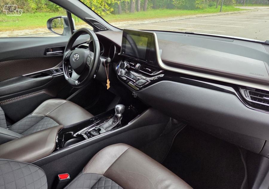 Toyota C-HR 2017 Kauņa, ar dzinēja tilpumu 1.80 L un nobraukumu 161 tūkst. km par 14990 €, foto 8 vietnē AUTOMOTO.COM.LV