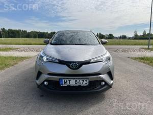 Тойота C-HR 2018 в Рига, объемом двигателя 1.80 л и пробегом 100 тыс. км за 16600 €, фото 2 на AUTOMOTO.COM.LV
