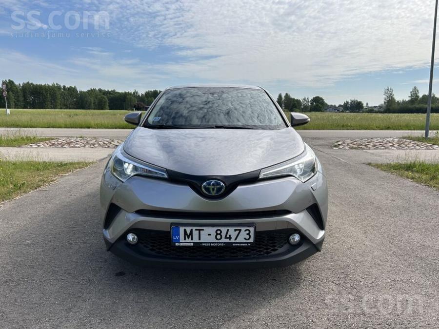 Тойота C-HR 2018 в Рига, объемом двигателя 1.80 л и пробегом 100 тыс. км за 16600 €, фото 2 на AUTOMOTO.COM.LV