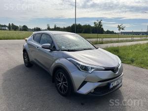 Тойота C-HR 2018 в Рига, объемом двигателя 1.80 л и пробегом 100 тыс. км за 16600 €, фото 3 на AUTOMOTO.COM.LV