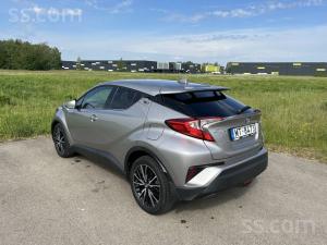 Тойота C-HR 2018 в Рига, объемом двигателя 1.80 л и пробегом 100 тыс. км за 16600 €, фото 7 на AUTOMOTO.COM.LV