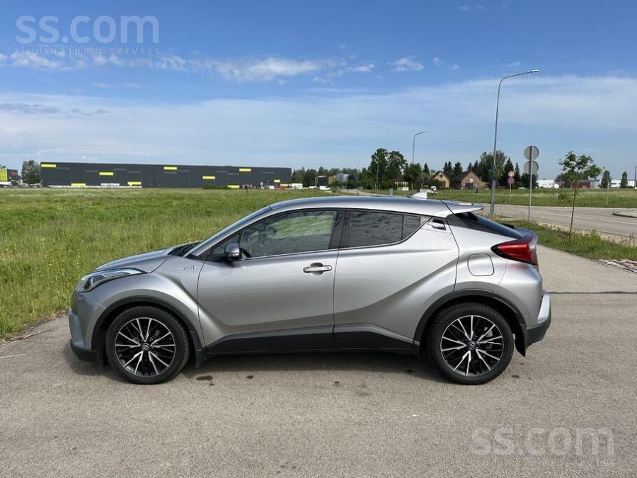 Тойота C-HR 2018 в Рига, объемом двигателя 1.80 л и пробегом 100 тыс. км за 16600 €, фото 8 на AUTOMOTO.COM.LV
