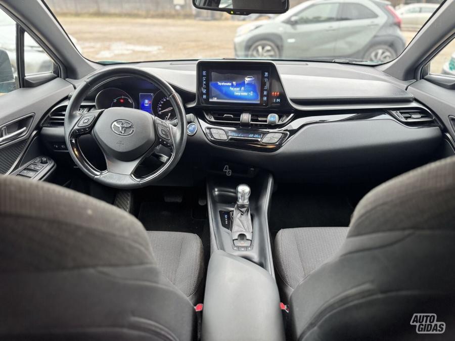 Toyota C-HR 2018 in Vilnius, with an engine capacity of 1.80 L and mileage of 170 thousand km for 16350 €, photo 12 on AUTOMOTO.COM.LV