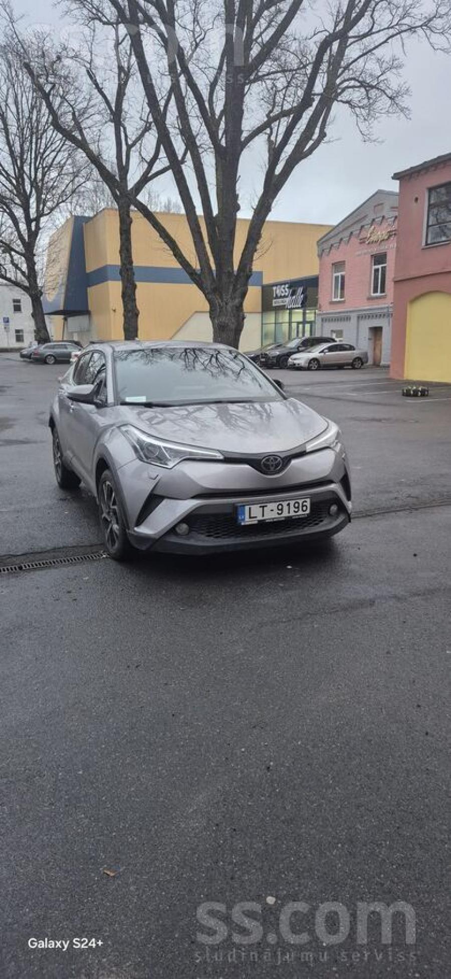 Toyota C-HR 2018 Rīga, ar dzinēja tilpumu 1.20 L un nobraukumu 58 tūkst. km par 15800 €, foto 1 vietnē AUTOMOTO.COM.LV