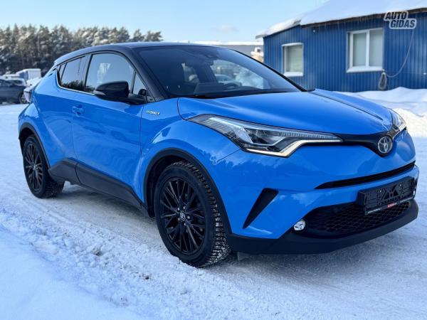 Toyota C-HR 2018 Viļņa, ar dzinēja tilpumu 1.80 L un nobraukumu 141 tūkst. km par 16470 €, foto 3 vietnē AUTOMOTO.COM.LV