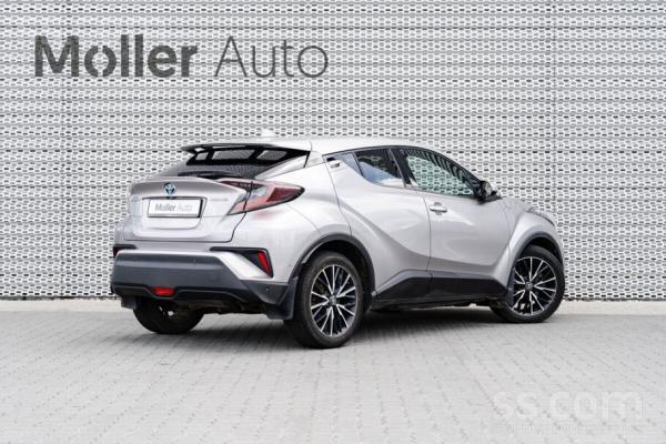 Toyota C-HR 2018 in Riga, with an engine capacity of 1.80 L and mileage of 151 thousand km for 17850 €, photo 4 on AUTOMOTO.COM.LV