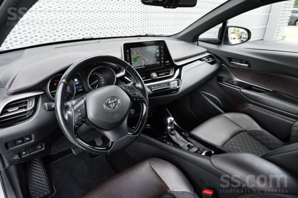 Toyota C-HR 2018 in Riga, with an engine capacity of 1.80 L and mileage of 151 thousand km for 17850 €, photo 8 on AUTOMOTO.COM.LV