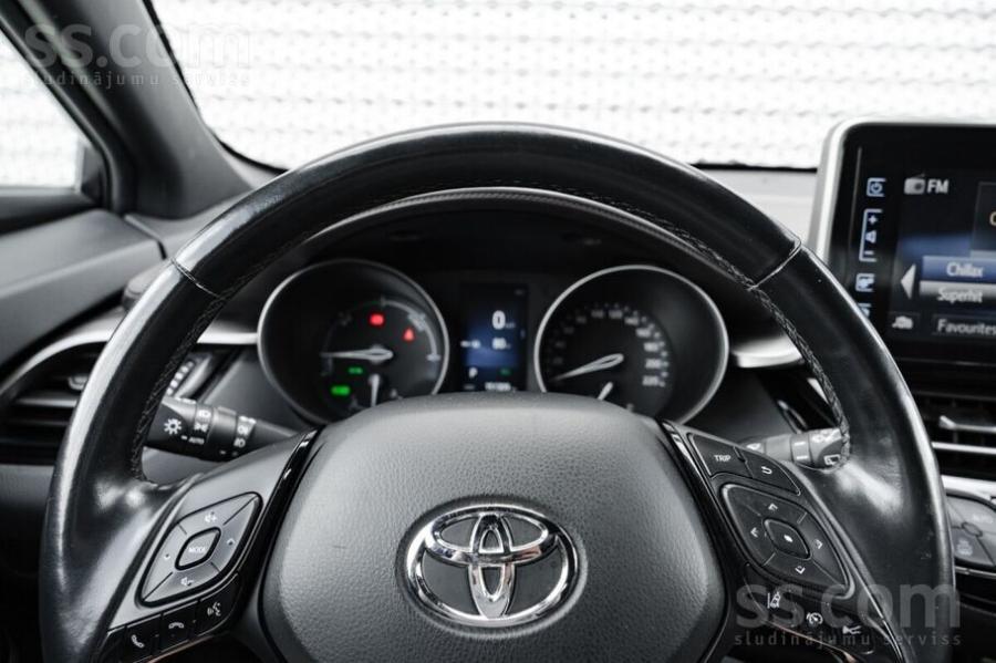Тойота C-HR 2018 в Рига, объемом двигателя 1.80 л и пробегом 151 тыс. км за 17850 €, фото 12 на AUTOMOTO.COM.LV