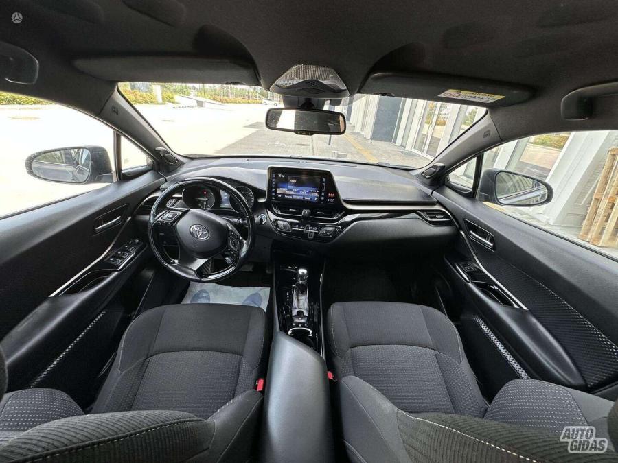 Тойота C-HR 2018 в Вильнюс, объемом двигателя 1.80 л и пробегом 110 тыс. км за 17250 €, фото 26 на AUTOMOTO.COM.LV