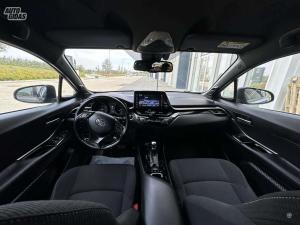 Тойота C-HR 2018 в Вильнюс, объемом двигателя 1.80 л и пробегом 110 тыс. км за 17250 €, фото 28 на AUTOMOTO.COM.LV