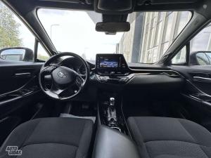 Тойота C-HR 2018 в Вильнюс, объемом двигателя 1.80 л и пробегом 110 тыс. км за 17250 €, фото 30 на AUTOMOTO.COM.LV
