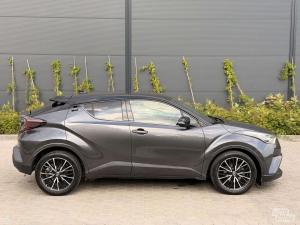 Toyota C-HR 2018 Viļņa, ar dzinēja tilpumu 1.80 L un nobraukumu 144 tūkst. km par 16350 €, foto 5 vietnē AUTOMOTO.COM.LV