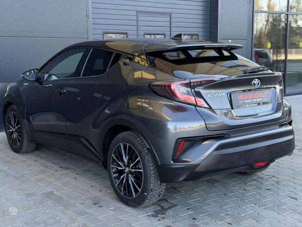 Toyota C-HR 2018 in Vilnius, with an engine capacity of 1.80 L and mileage of 106 thousand km for 17999 €, photo 3 on AUTOMOTO.COM.LV
