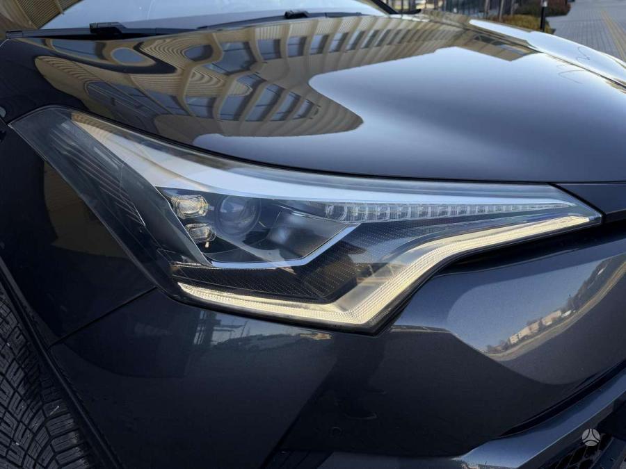 Тойота C-HR 2018 в Вильнюс, объемом двигателя 1.80 л и пробегом 106 тыс. км за 17999 €, фото 8 на AUTOMOTO.COM.LV