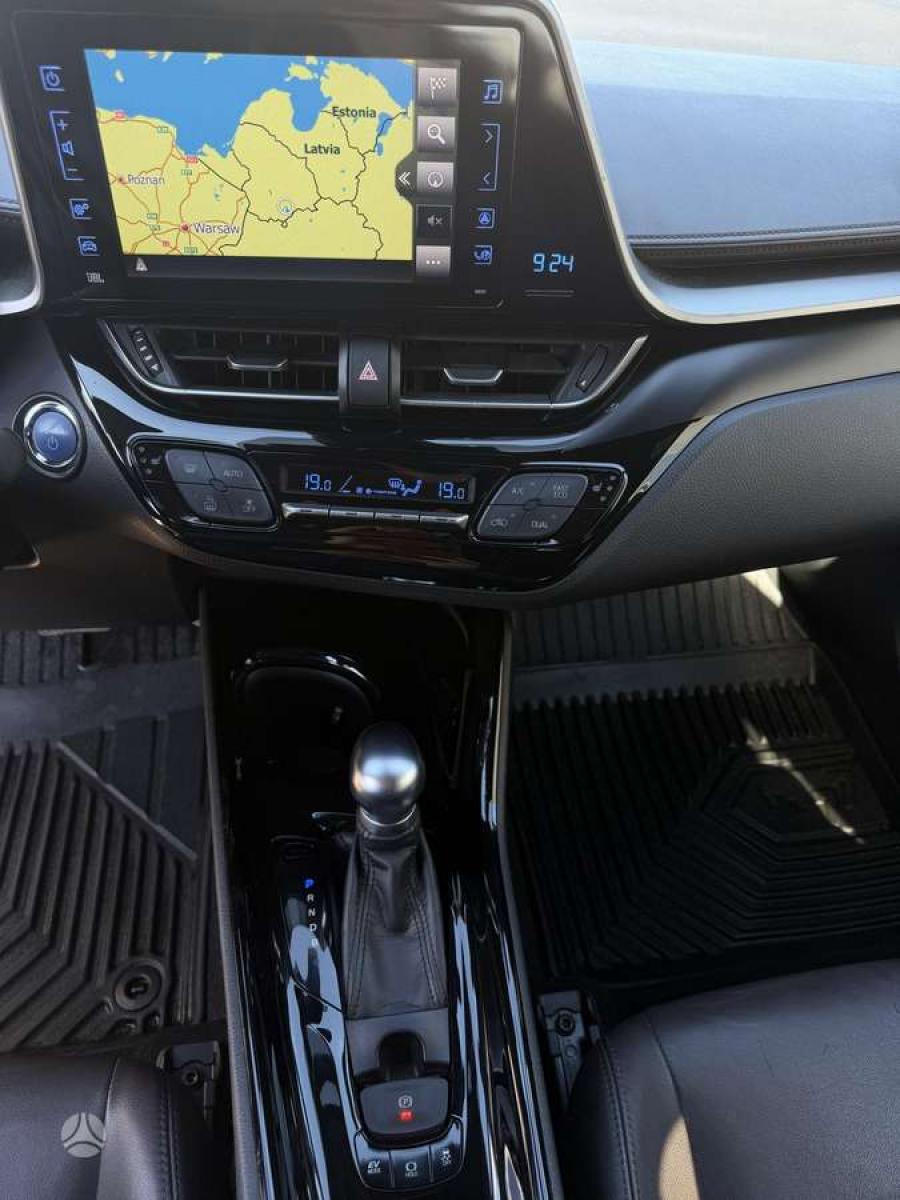 Тойота C-HR 2018 в Вильнюс, объемом двигателя 1.80 л и пробегом 106 тыс. км за 17999 €, фото 13 на AUTOMOTO.COM.LV