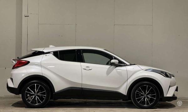 Тойота C-HR 2018 в Клайпеда, объемом двигателя 0.00 л и пробегом 164 тыс. км за 15500 €, фото 5 на AUTOMOTO.COM.LV