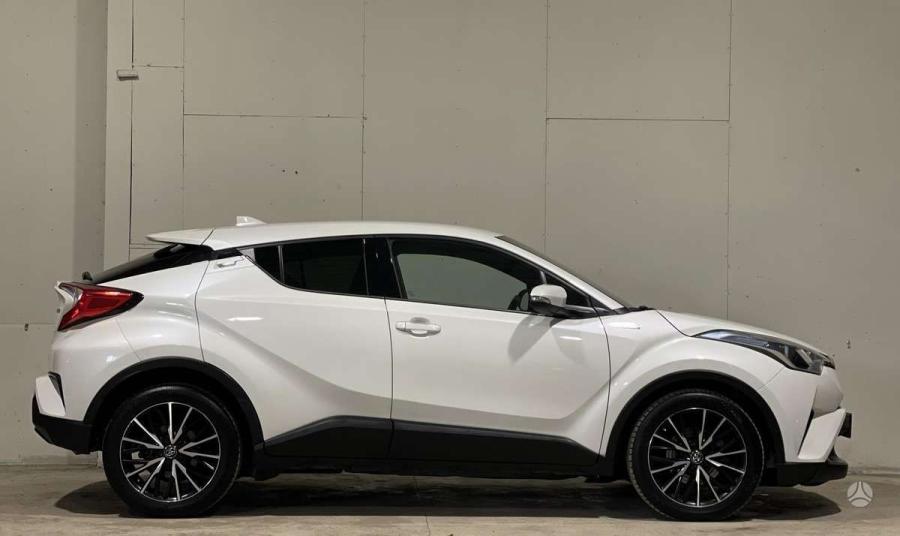 Тойота C-HR 2018 в Клайпеда, объемом двигателя 0.00 л и пробегом 164 тыс. км за 15500 €, фото 5 на AUTOMOTO.COM.LV