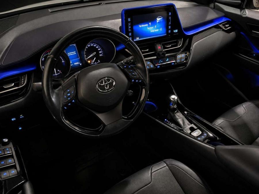 Тойота C-HR 2018 в Клайпеда, объемом двигателя 0.00 л и пробегом 124 тыс. км за 17999 €, фото 5 на AUTOMOTO.COM.LV