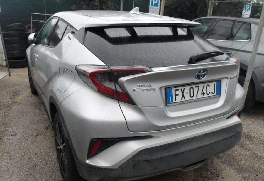 Toyota C-HR 2019 in Kaunas, with an engine capacity of 1.80 L and mileage of 92 thousand km for 9500 €, photo 3 on AUTOMOTO.COM.LV