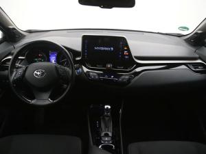 Toyota C-HR 2019 in Vilnius, with an engine capacity of 1.80 L and mileage of 179 thousand km for 16799 €, photo 3 on AUTOMOTO.COM.LV