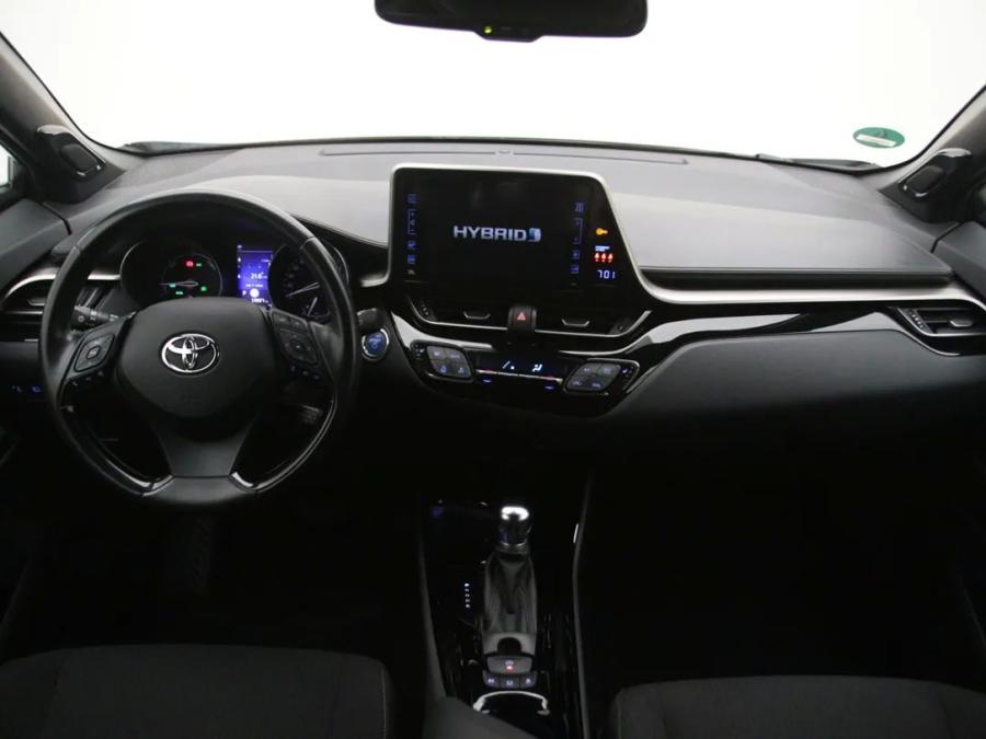 Toyota C-HR 2019 in Vilnius, with an engine capacity of 1.80 L and mileage of 179 thousand km for 16799 €, photo 3 on AUTOMOTO.COM.LV