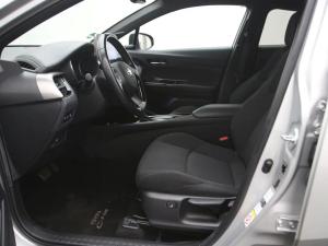 Toyota C-HR 2019 in Vilnius, with an engine capacity of 1.80 L and mileage of 179 thousand km for 16799 €, photo 5 on AUTOMOTO.COM.LV