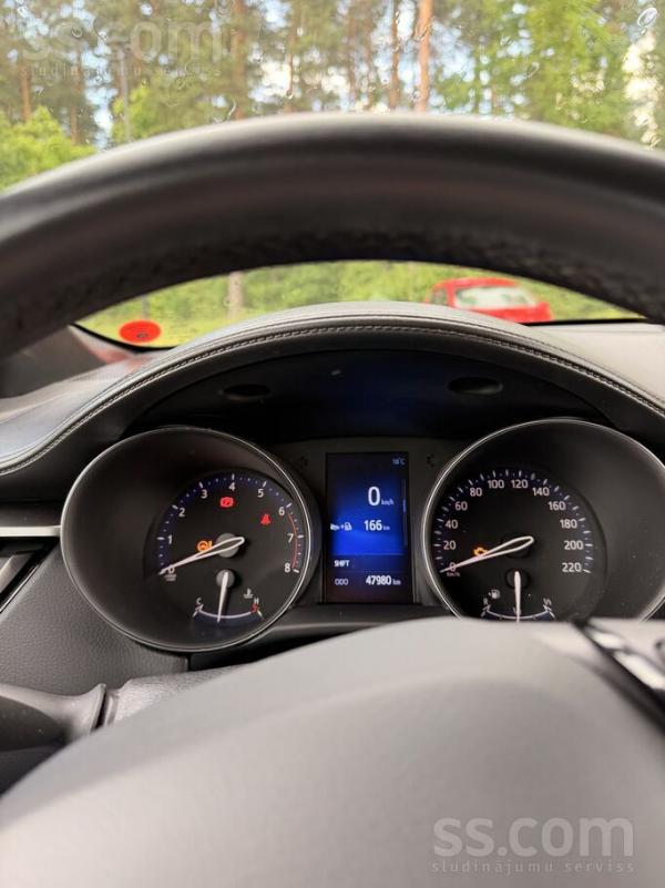 Toyota C-HR 2019 in Riga, with an engine capacity of 1.20 L and mileage of 48 thousand km for 15500 €, photo 6 on AUTOMOTO.COM.LV