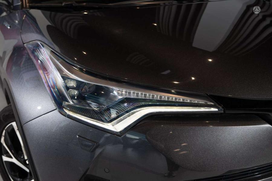 Toyota C-HR 2019 Kauņa, ar dzinēja tilpumu 1.80 L un nobraukumu 92 tūkst. km par 20771 €, foto 5 vietnē AUTOMOTO.COM.LV