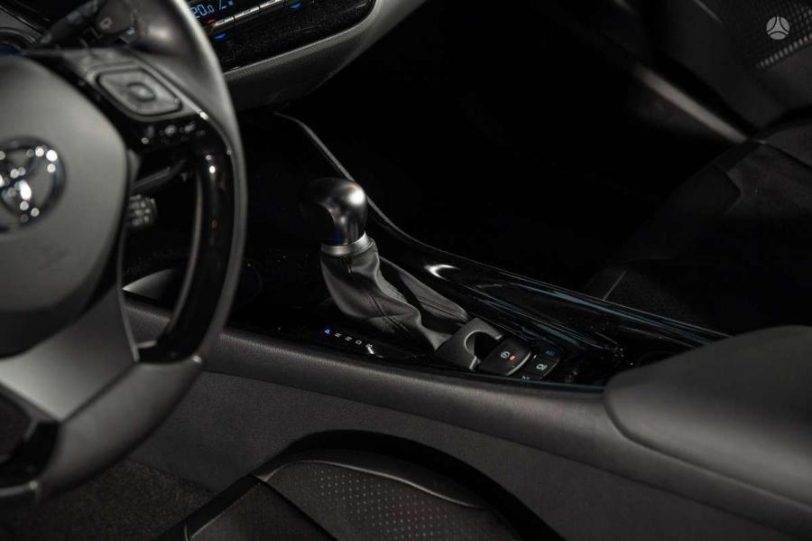 Toyota C-HR 2019 Kauņa, ar dzinēja tilpumu 1.80 L un nobraukumu 92 tūkst. km par 20771 €, foto 19 vietnē AUTOMOTO.COM.LV