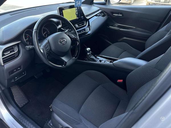 Toyota C-HR 2019 in Kaunas, with an engine capacity of 1.80 L and mileage of 112 thousand km for 17999 €, photo 9 on AUTOMOTO.COM.LV