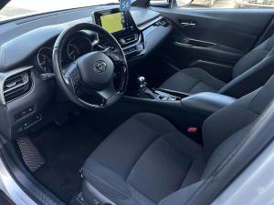 Toyota C-HR 2019 Kauņa, ar dzinēja tilpumu 1.80 L un nobraukumu 112 tūkst. km par 17999 €, foto 10 vietnē AUTOMOTO.COM.LV