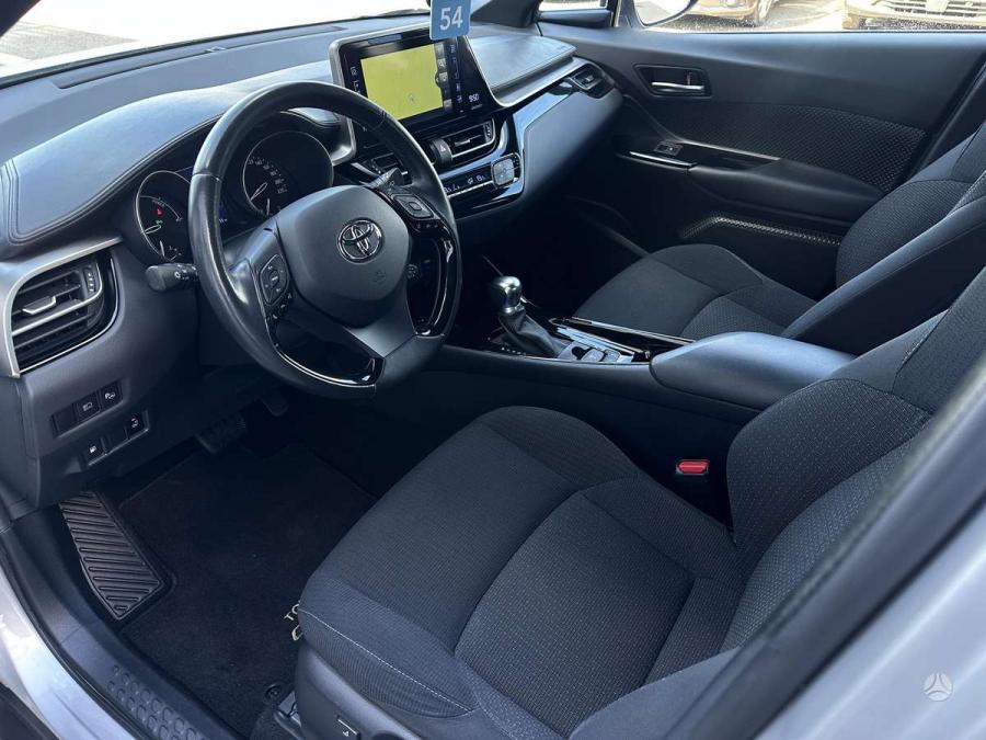 Toyota C-HR 2019 Kauņa, ar dzinēja tilpumu 1.80 L un nobraukumu 112 tūkst. km par 17999 €, foto 10 vietnē AUTOMOTO.COM.LV