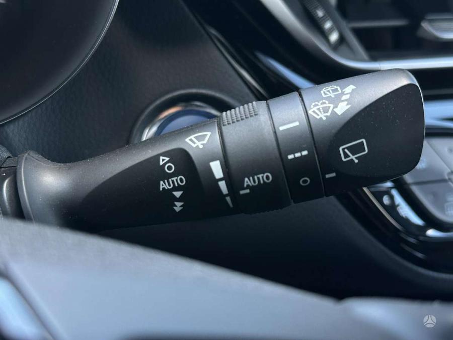 Toyota C-HR 2019 Kauņa, ar dzinēja tilpumu 1.80 L un nobraukumu 112 tūkst. km par 17999 €, foto 22 vietnē AUTOMOTO.COM.LV