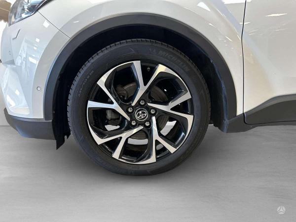 Toyota C-HR 2019 in Vilnius, with an engine capacity of 1.80 L and mileage of 96 thousand km for 18500 €, photo 10 on AUTOMOTO.COM.LV