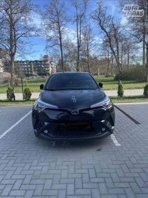 Toyota C-HR 2020 Klaipėda, ar dzinēja tilpumu 1.80 L un nobraukumu 98 tūkst. km par 20100 €, foto  vietnē AUTOMOTO.COM.LV