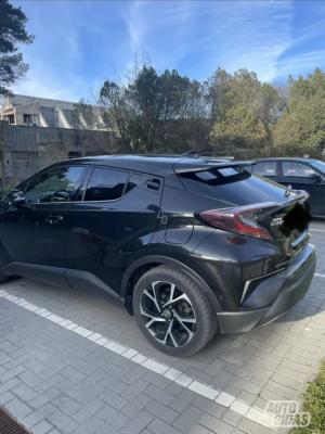 Toyota C-HR 2020 in Klaipeda, with an engine capacity of 1.80 L and mileage of 98 thousand km for 20100 €, photo 4 on AUTOMOTO.COM.LV