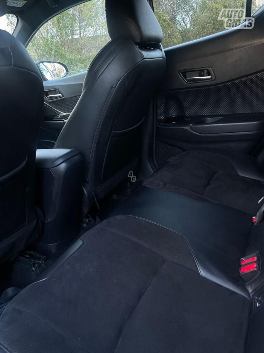 Toyota C-HR 2020 in Klaipeda, with an engine capacity of 1.80 L and mileage of 98 thousand km for 20100 €, photo 7 on AUTOMOTO.COM.LV