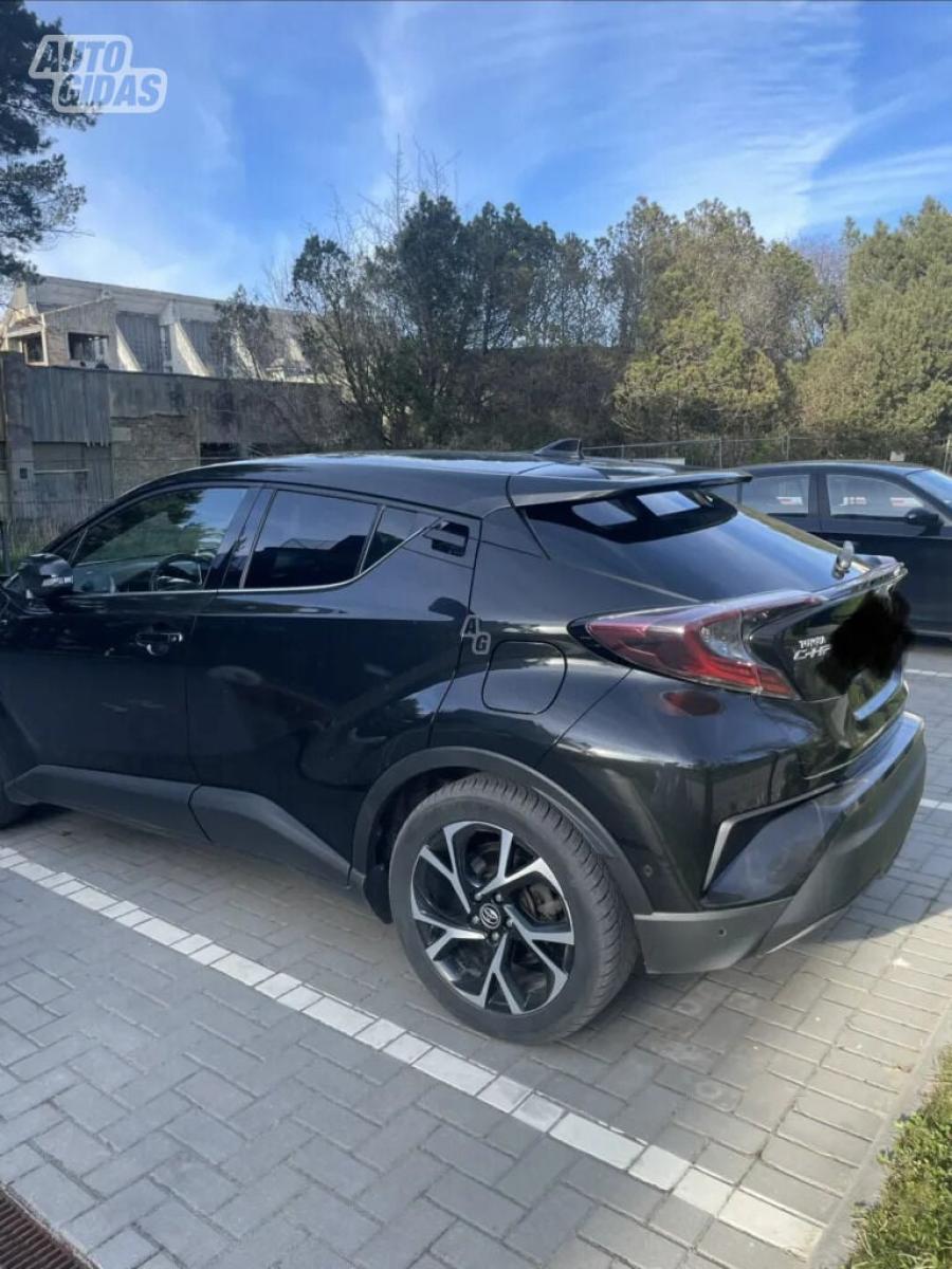 Toyota C-HR 2020 in Klaipeda, with an engine capacity of 1.80 L and mileage of 98 thousand km for 20100 €, photo 11 on AUTOMOTO.COM.LV
