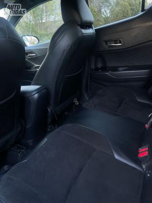 Toyota C-HR 2020 in Klaipeda, with an engine capacity of 1.80 L and mileage of 98 thousand km for 20100 €, photo 14 on AUTOMOTO.COM.LV