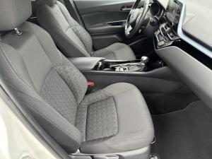 Тойота C-HR 2020 в Вильнюс, объемом двигателя 2.00 л и пробегом 132 тыс. км за 21250 €, фото 5 на AUTOMOTO.COM.LV