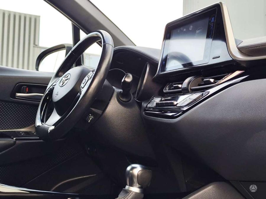 Toyota C-HR 2020 Šauļi, ar dzinēja tilpumu 1.80 L un nobraukumu 198 tūkst. km par 17800 €, foto 27 vietnē AUTOMOTO.COM.LV