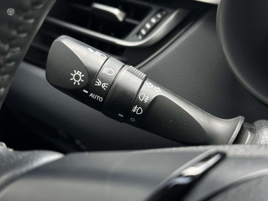 Toyota C-HR 2020 in Kaunas, with an engine capacity of 2.00 L and mileage of 108 thousand km for 23471 €, photo 20 on AUTOMOTO.COM.LV